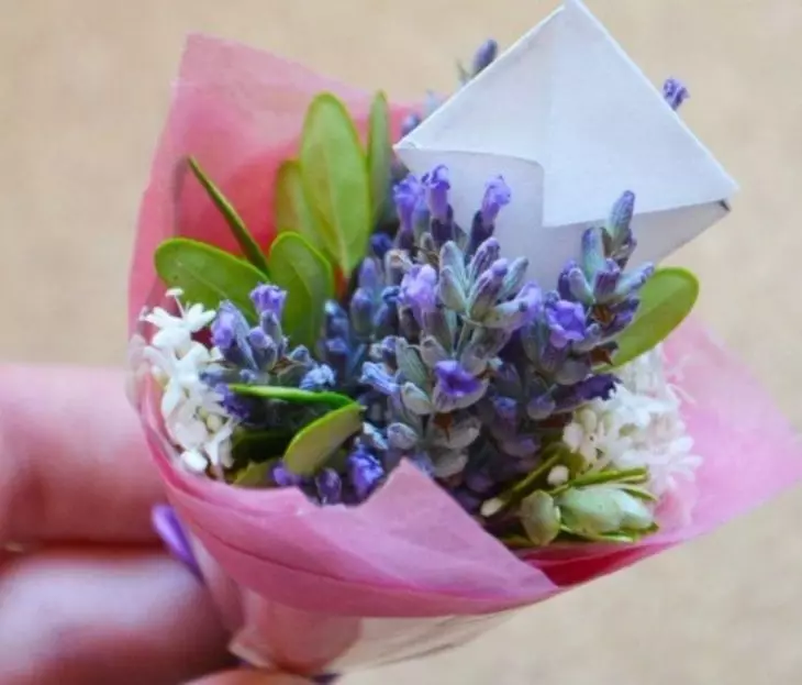 5 consigli per scegliere il bouquet perfetto per ogni donna 6934_1