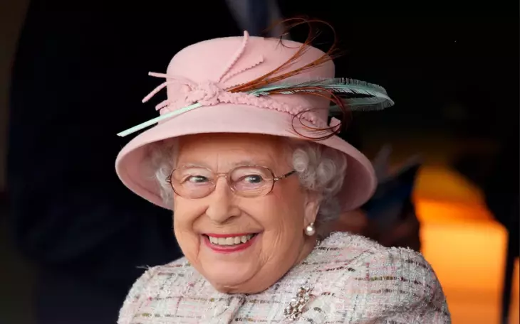 Portretul de Anul Nou al Reginei Elisabeta cu trei generații de moștenitori ai tronului 7062_2