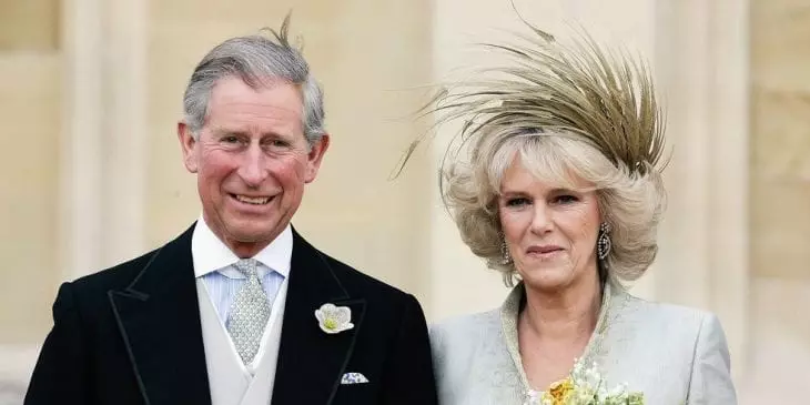 エリザベス女王から表彰されたダイアナ妃とチャールズ皇太子の離婚の本当の理由は何ですか？ 7079_3