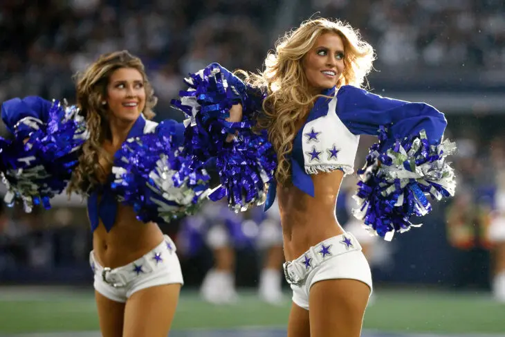 NFL Cheerleading: Što niste znali o stvaranju profesionalaca 707_1