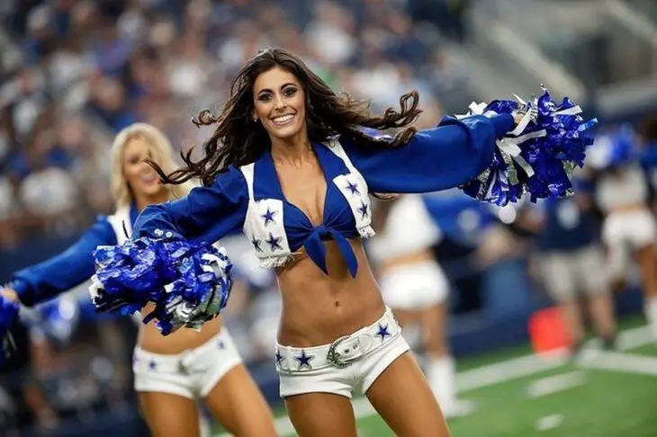 NFL-cheerleading: wat u niet wist over het maken van de profs 707_2