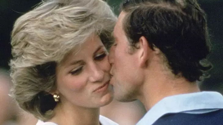 ¿Cuáles fueron las palabras del príncipe Carlos que sorprendieron a la princesa Diana? 7106_2