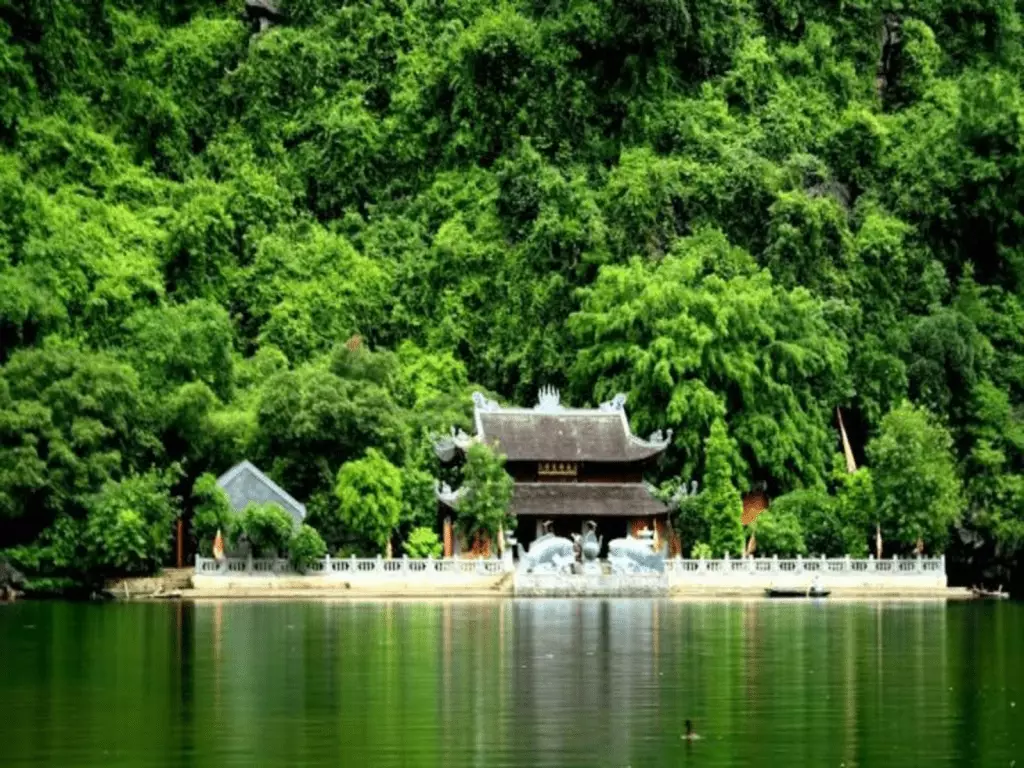 Trang An Boat Tour en waarom is het de moeite waard om Ninh Binh Vietnam te bezoeken? 7541_1