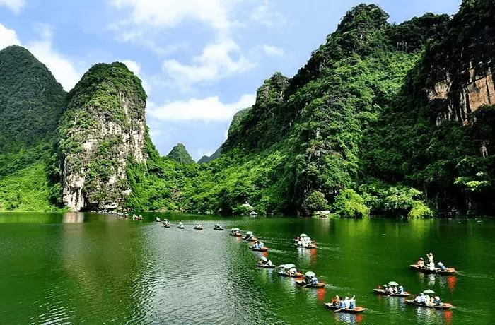 Trang An Boat Tour en hoekom is dit die moeite werd om Ninh Binh Vietnam te besoek? 7541_2