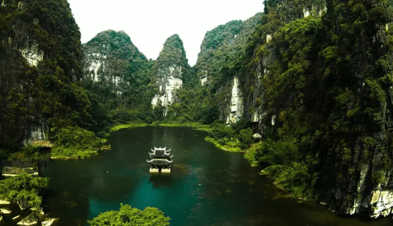 Trang An Boat Tour lan kenapa sampeyan kudu ngunjungi Ninh Binh Vietnam? 7541_3