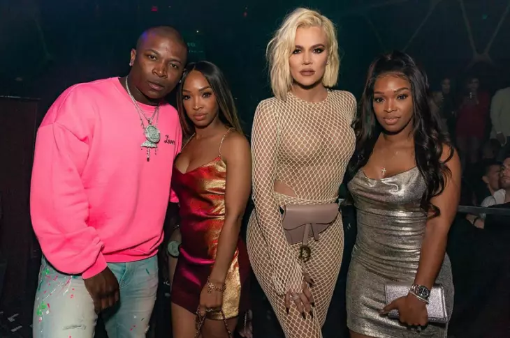 ¿Los amigos de Khloe Kardashian la apoyan después del incidente de infidelidad? 7811_2