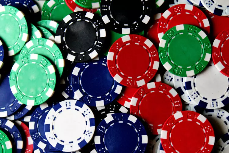 3 kartlı pokerin necə oynanacağına dair 6 məsləhət - 2022 Bələdçisi 8087_3