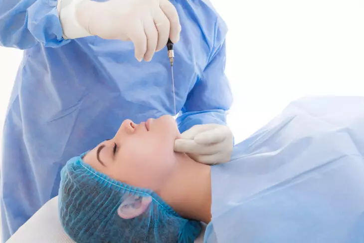 Tudo o que você precisa saber sobre lipoaspiração facial 8148_1