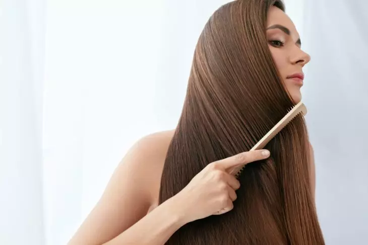 8 patarimai, kaip natūraliai išlaikyti ilgus ir sveikus plaukus 8580_3