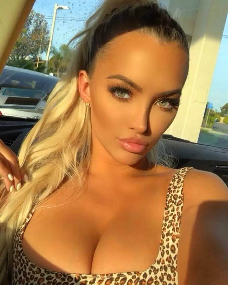 Patrimonio neto de Lindsey Pelas 2022, biografía, educación, carreira 86_4