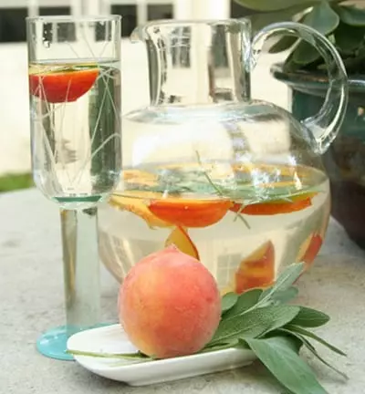 Frisky Eats: 12 Infused Water recipes to keep you hydrated all the summer long. 9095_1