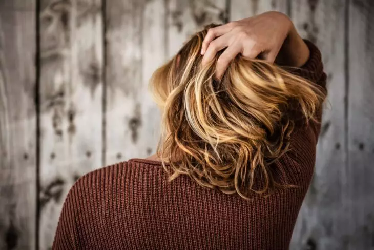 6 yleistä hiustenhoitomyyttiä, joita sinun on lakattava uskomasta vuonna 2022 9339_3